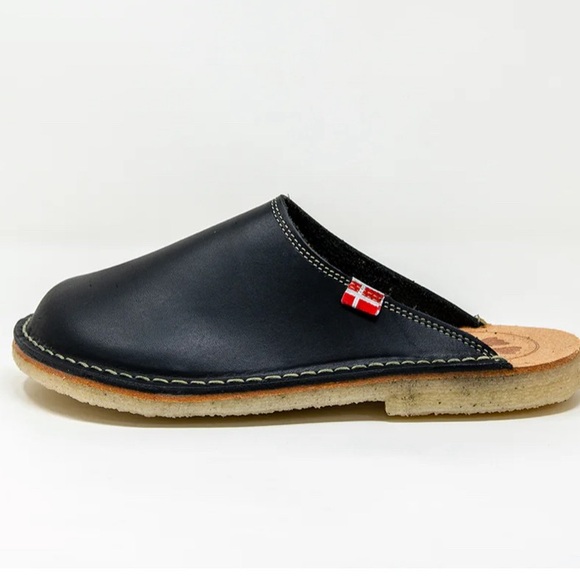 Duckfeet | Shoes | Duckfeet 37 Blvand Clog Black Womens 65 Slide Mule ...